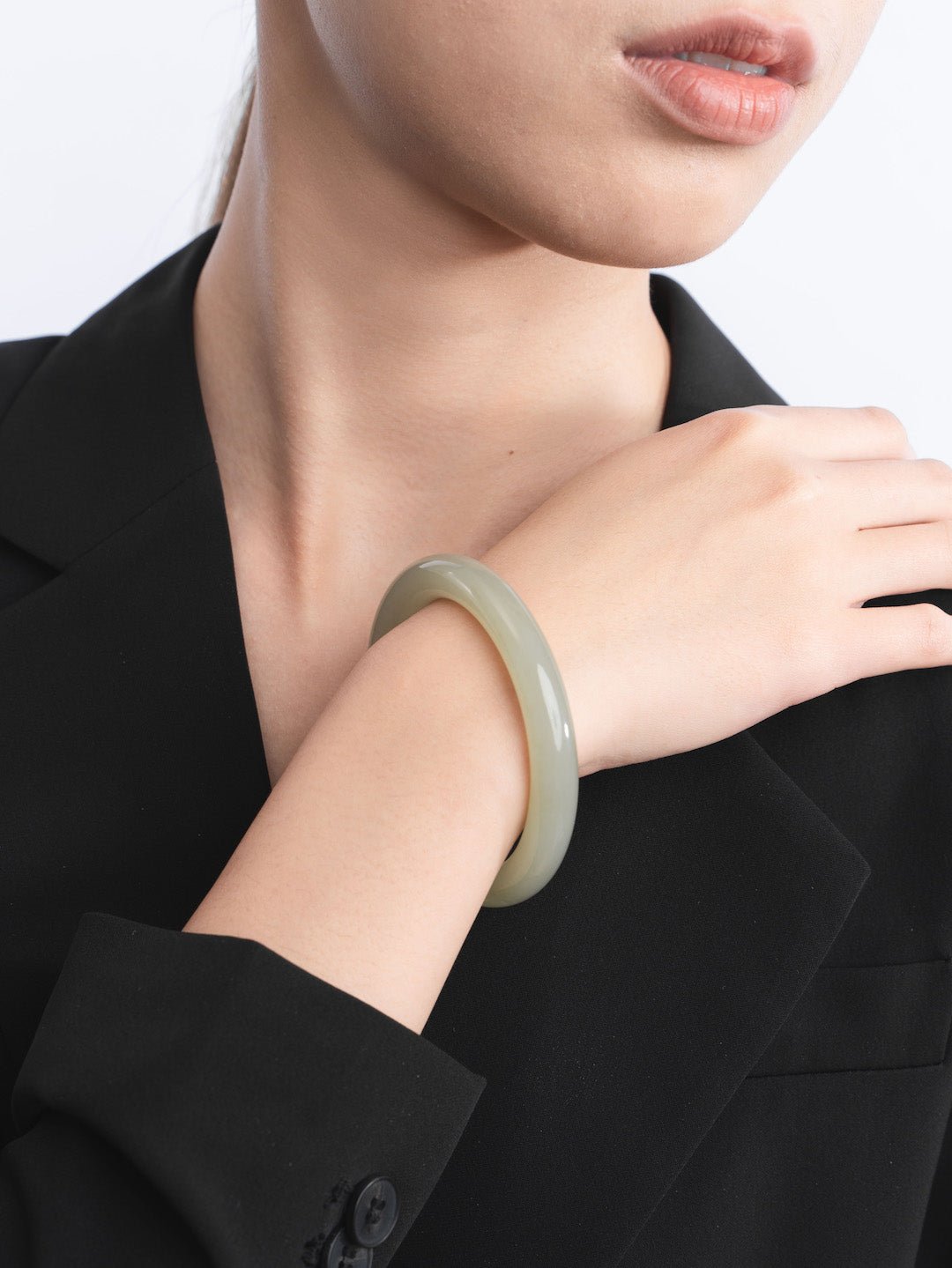 Riverflow Jade Bangle | Single-Origin Serenity – Yukimoto